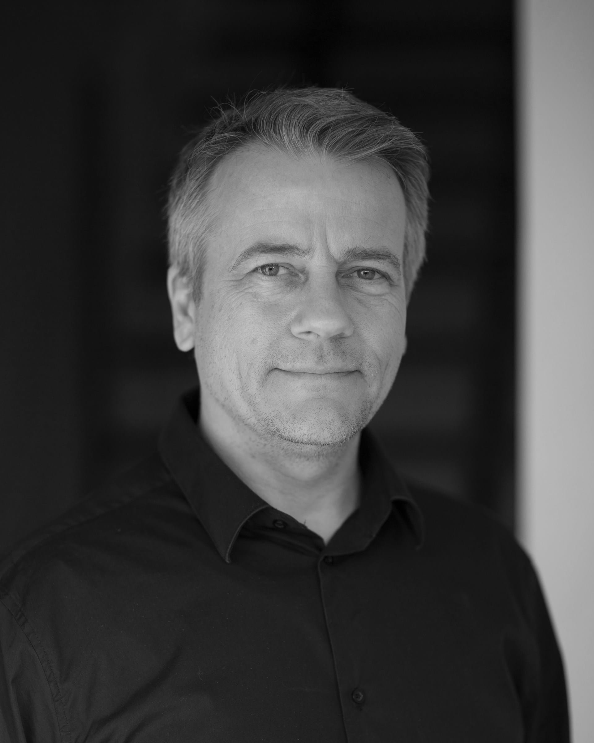 Woodpecker Dining Chair: Modern Minimalism and Uncompromising Comfort ...